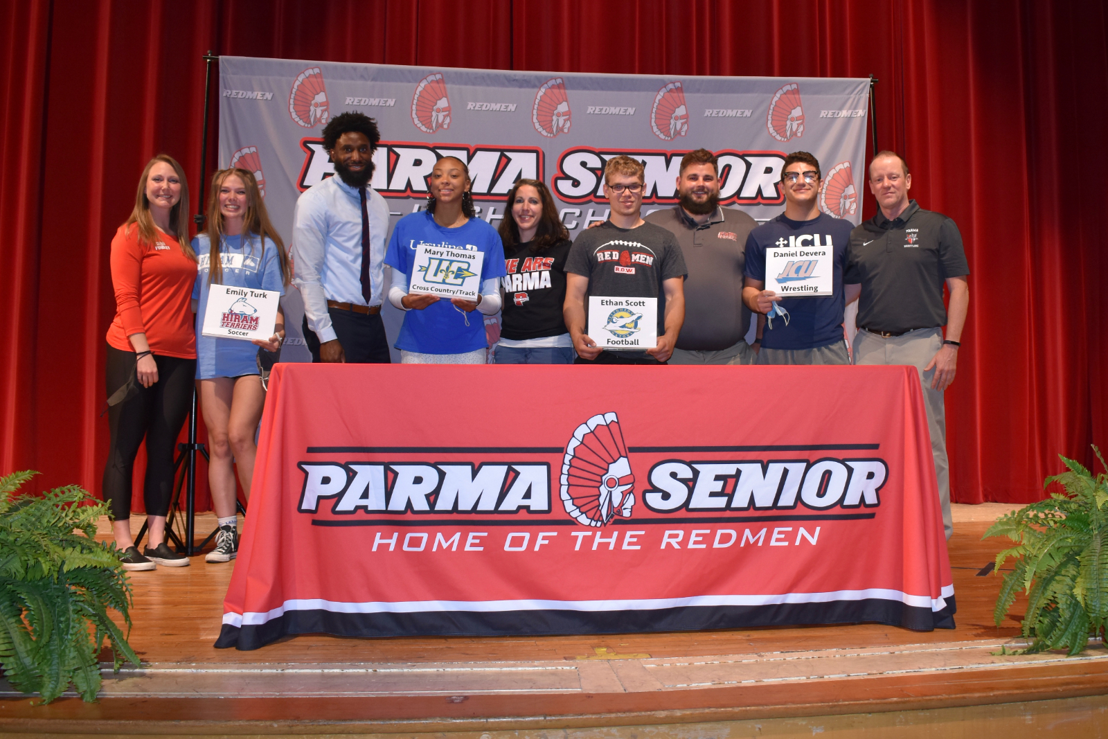 Parma Senior - Team Home Parma Senior Redmen Sports