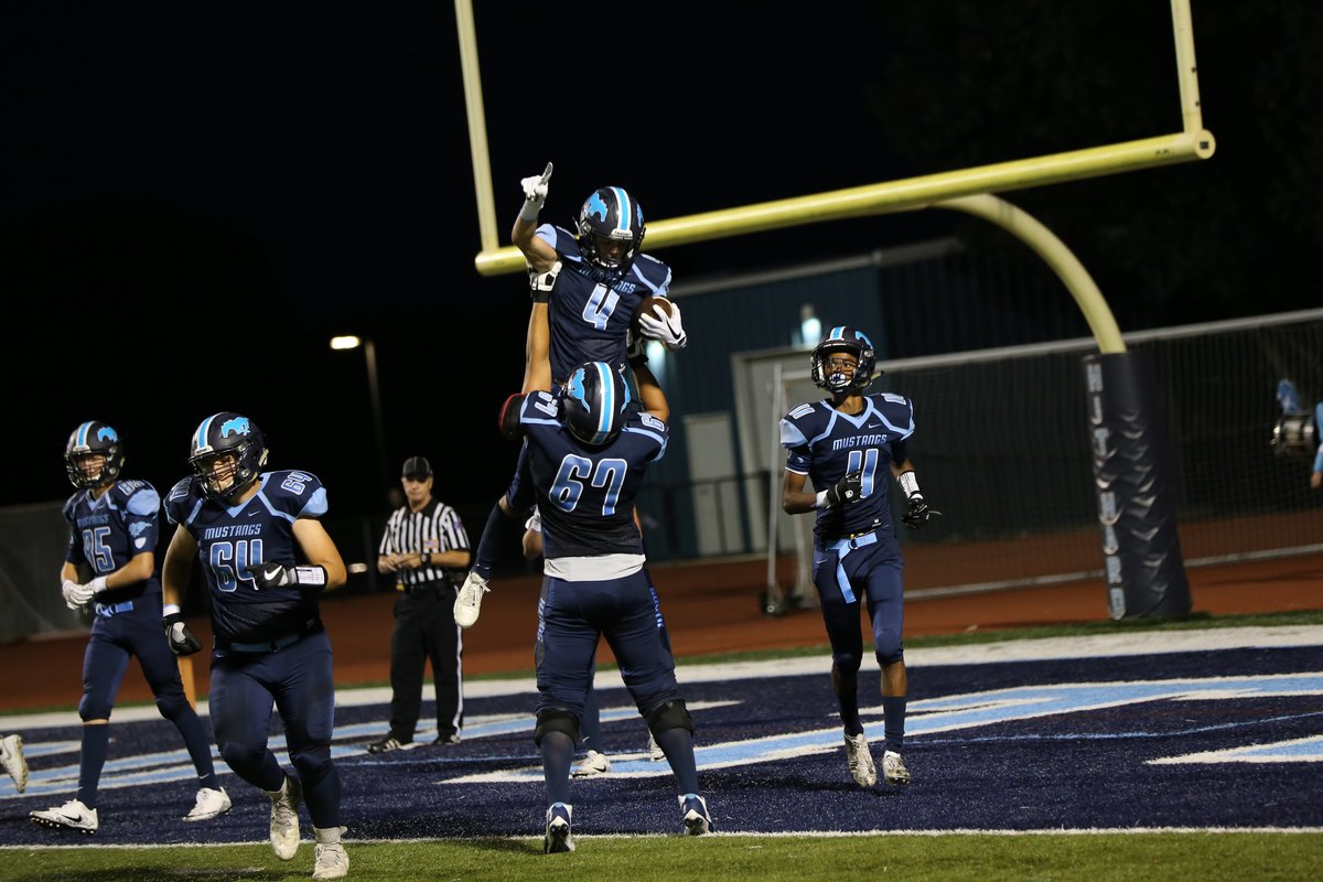 Downers Grove South - Team Home Downers Grove South Mustangs Sports