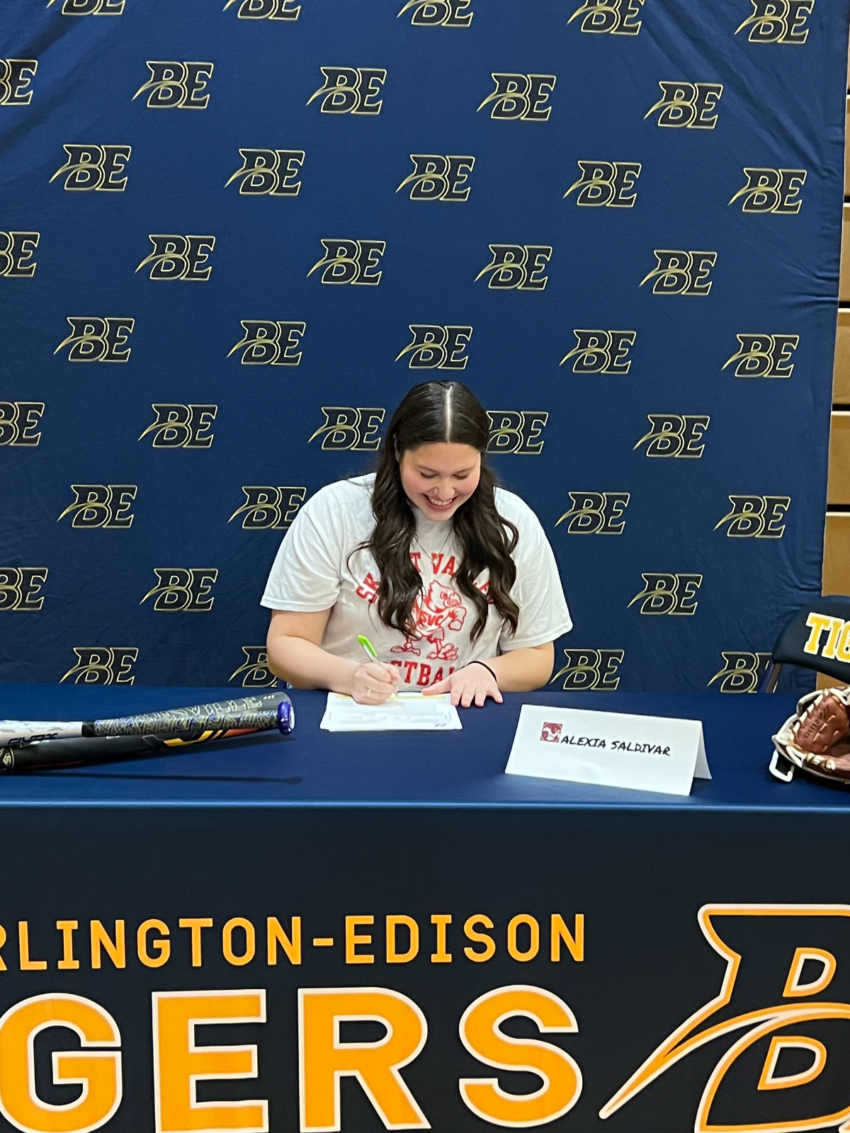 Burlington-Edison - Team Home Burlington-Edison Tigers Sports