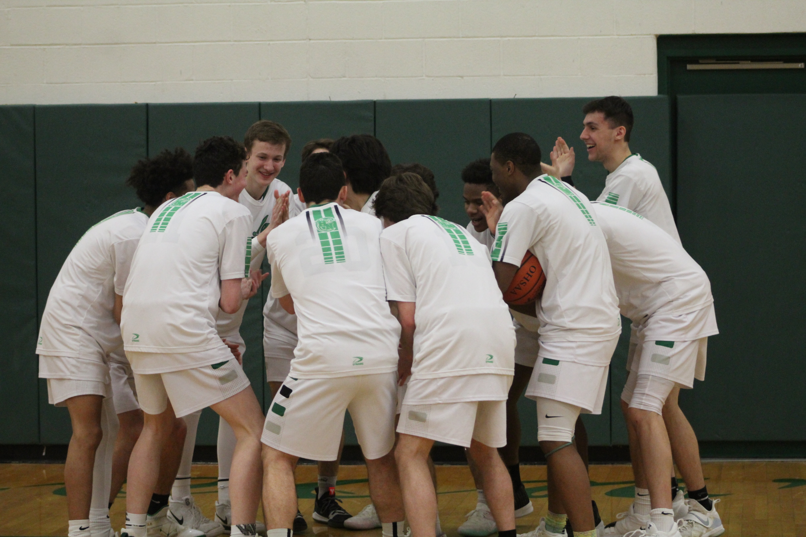 Holy Name - Team Home Holy Name Green Wave Sports