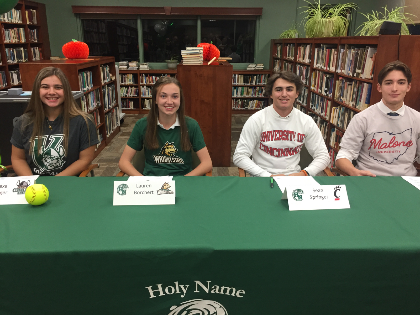 Holy Name - Team Home Holy Name Green Wave Sports